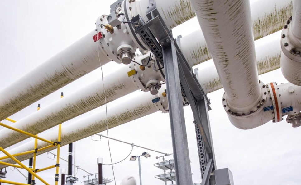 EconiQ retrofill for gas-insulated lines ELK-3, 420kV - Renewables Grid ...